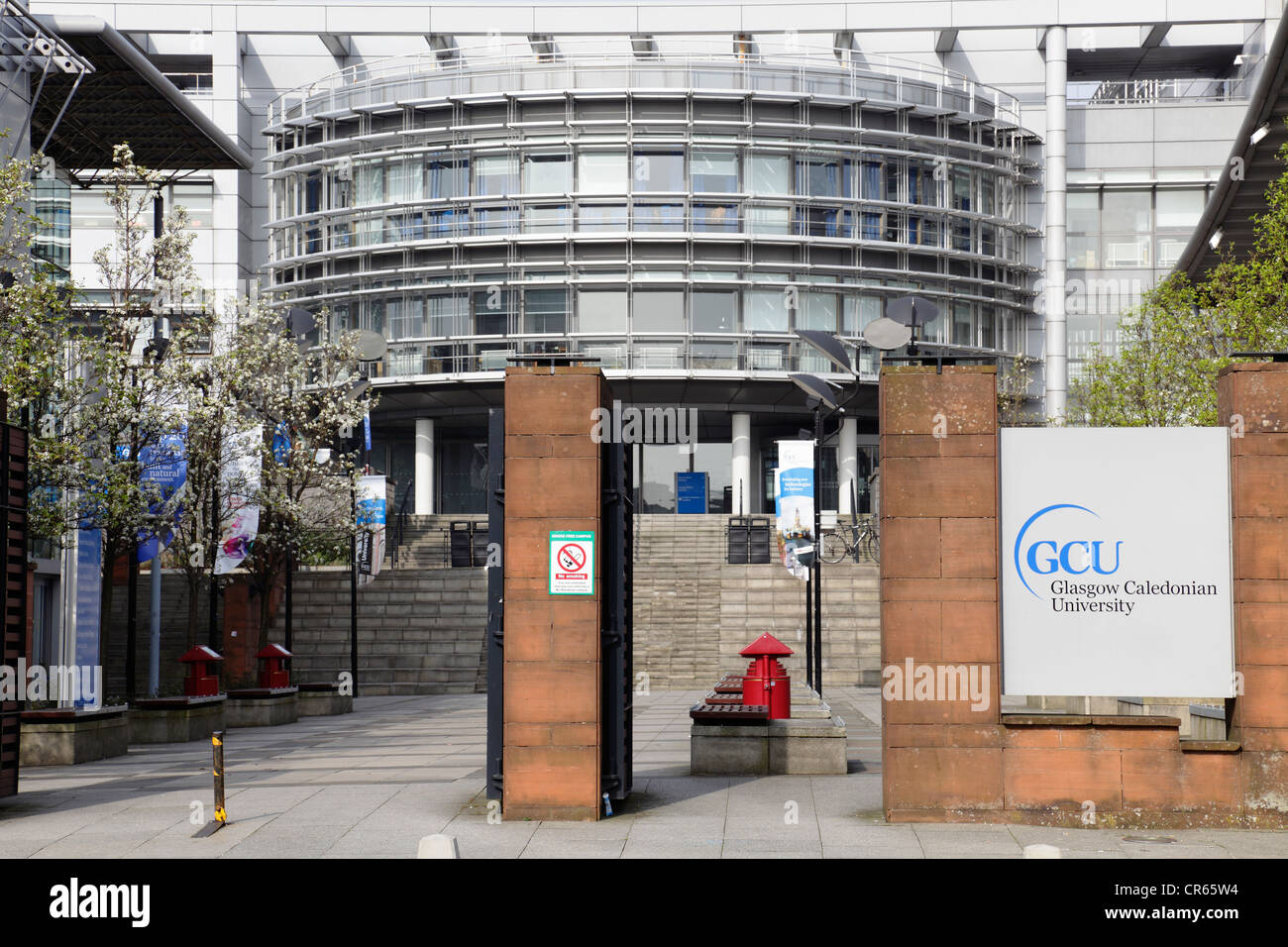 University entrance gate hi-res stock photography and images - Alamy