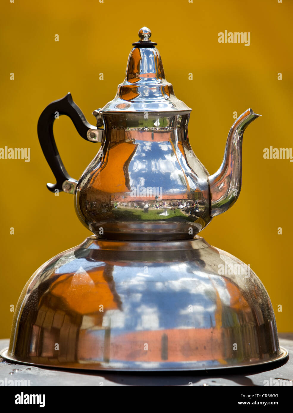 Kettle, with handle, spout and base Stock Photo - Alamy