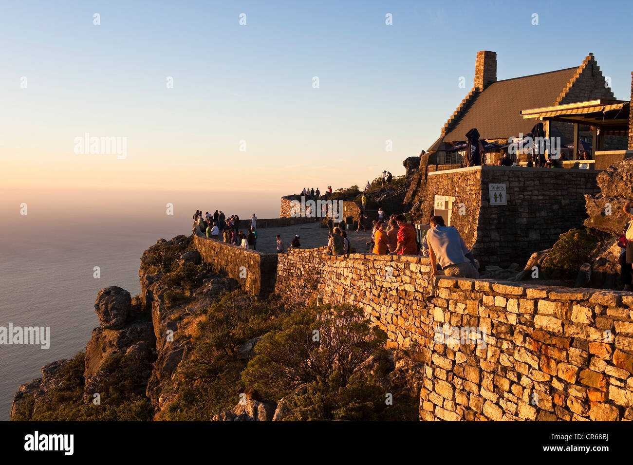 Restaurant view of table mountain hi-res stock photography and images ...