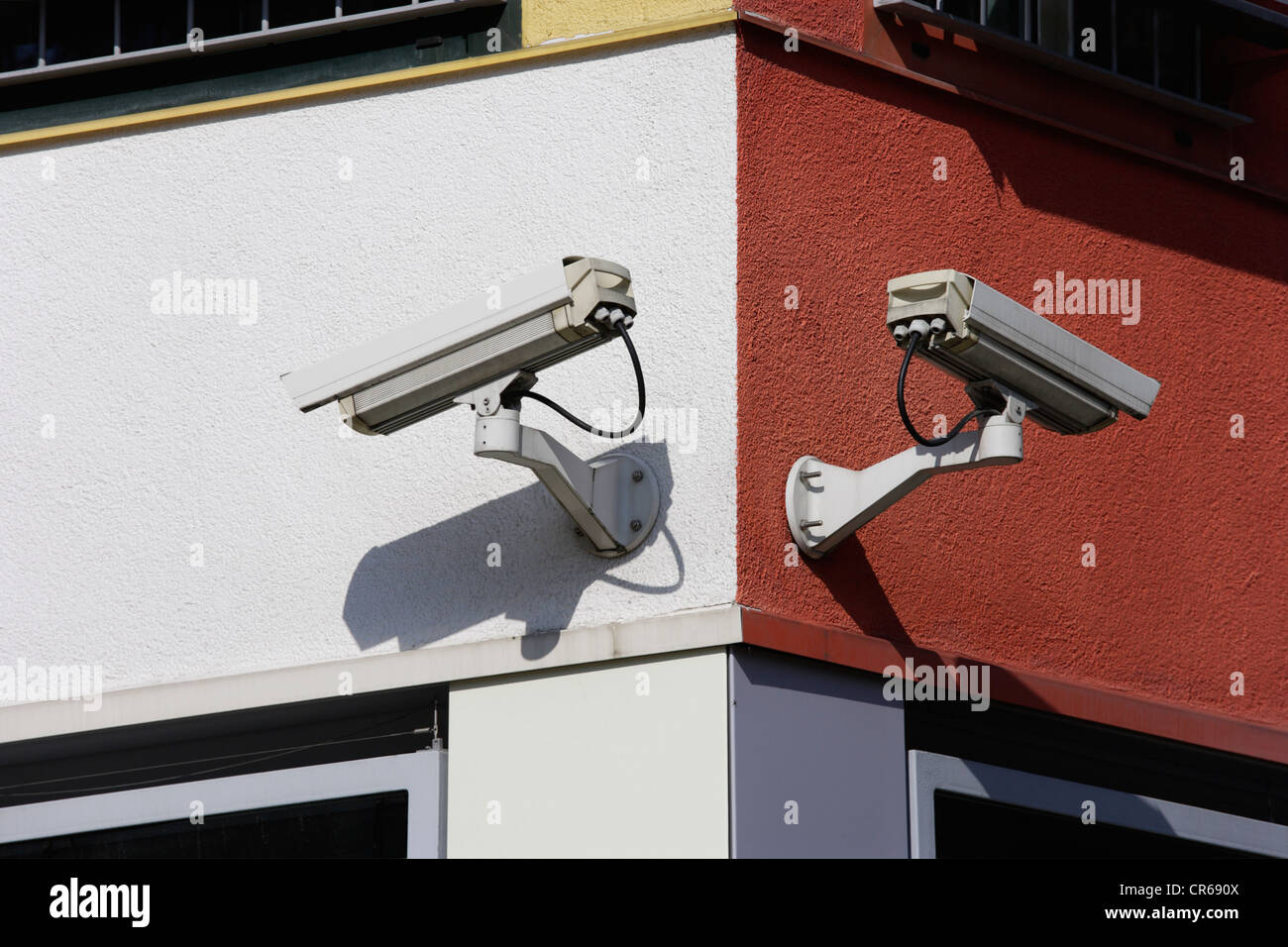 Office building europe hi-res stock photography and images - Alamy