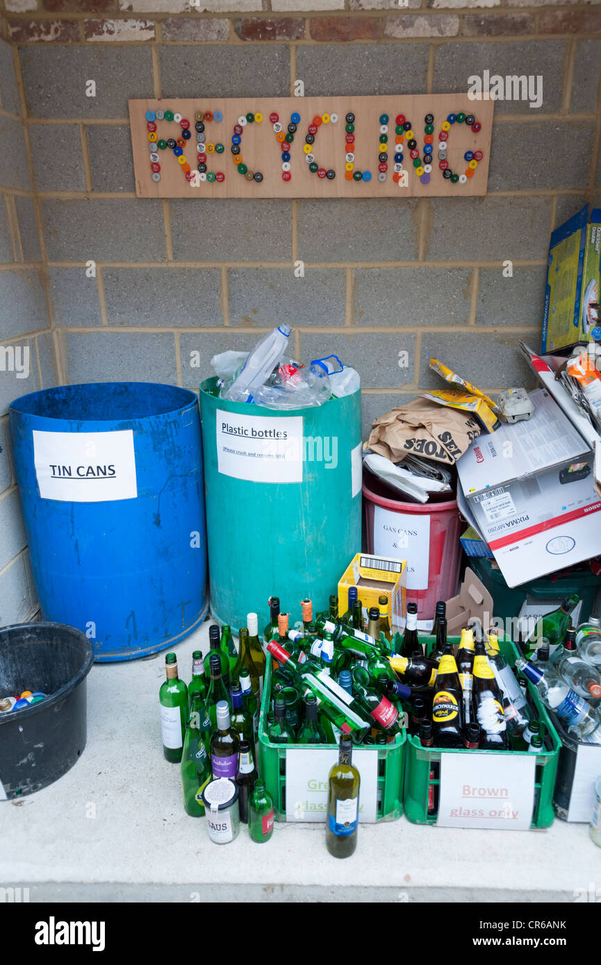 Recycling area sign hi-res stock photography and images - Alamy