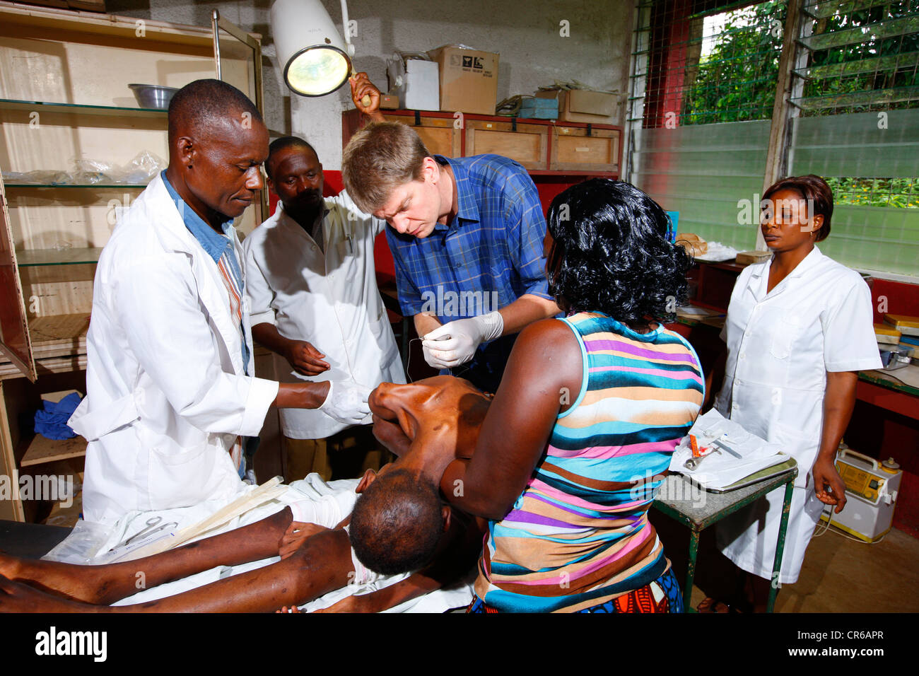 Patient hospital doctor africa hi-res stock photography and images - Alamy