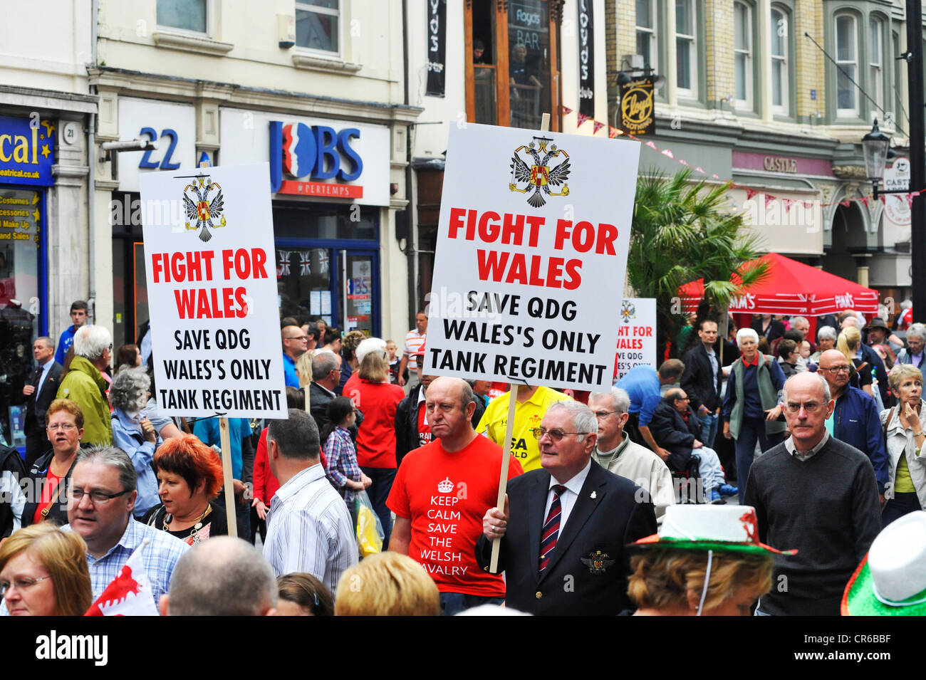 Welsh people protesting hi-res stock photography and images - Alamy
