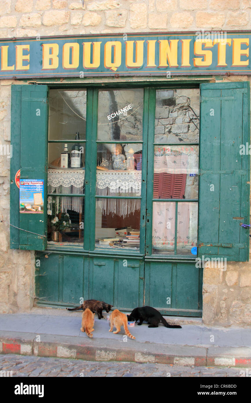 Old picturesque Provence shop Stock Photo - Alamy