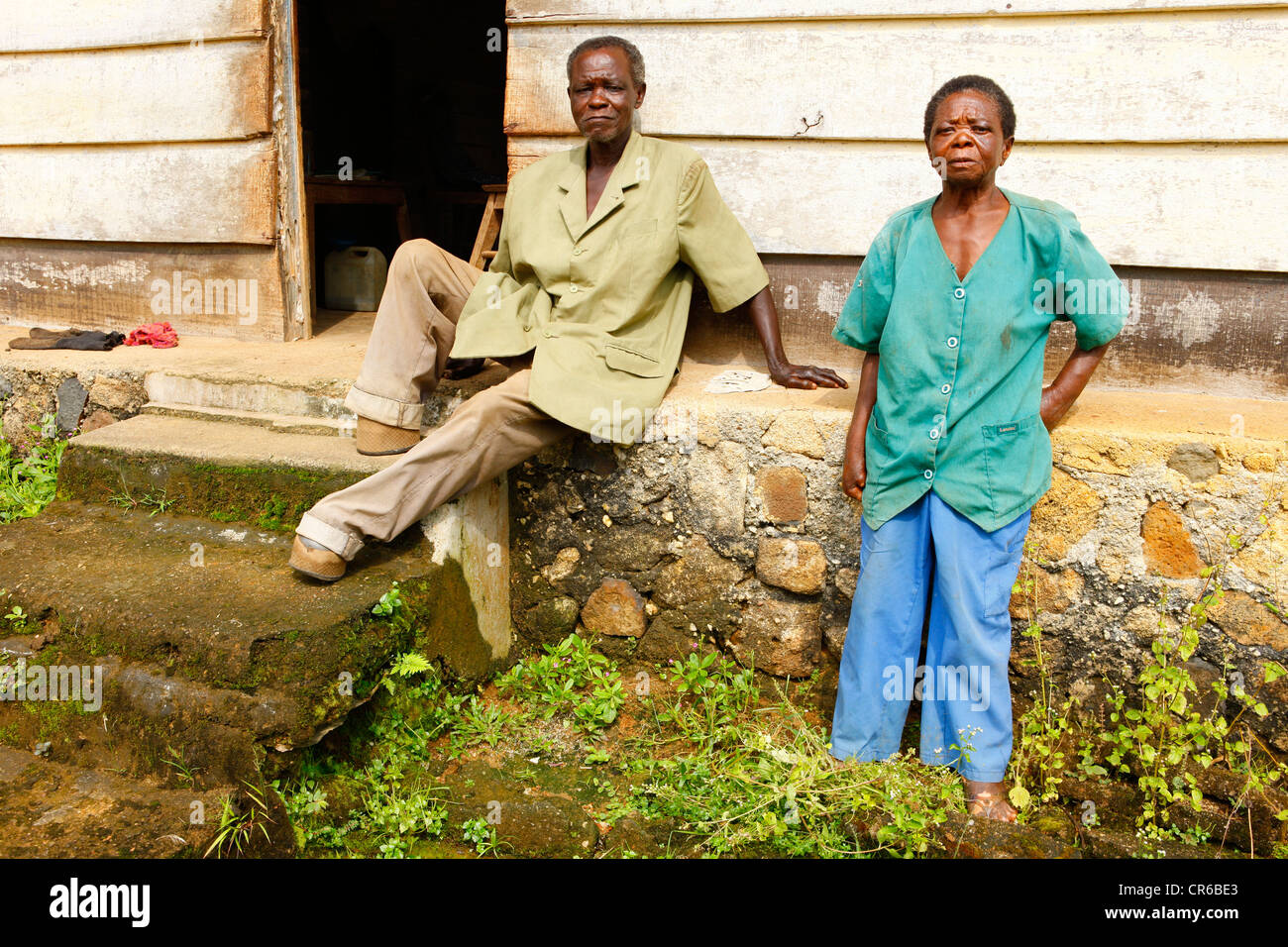 Leprous men outside their house, tuberculosis and leprosy station ...