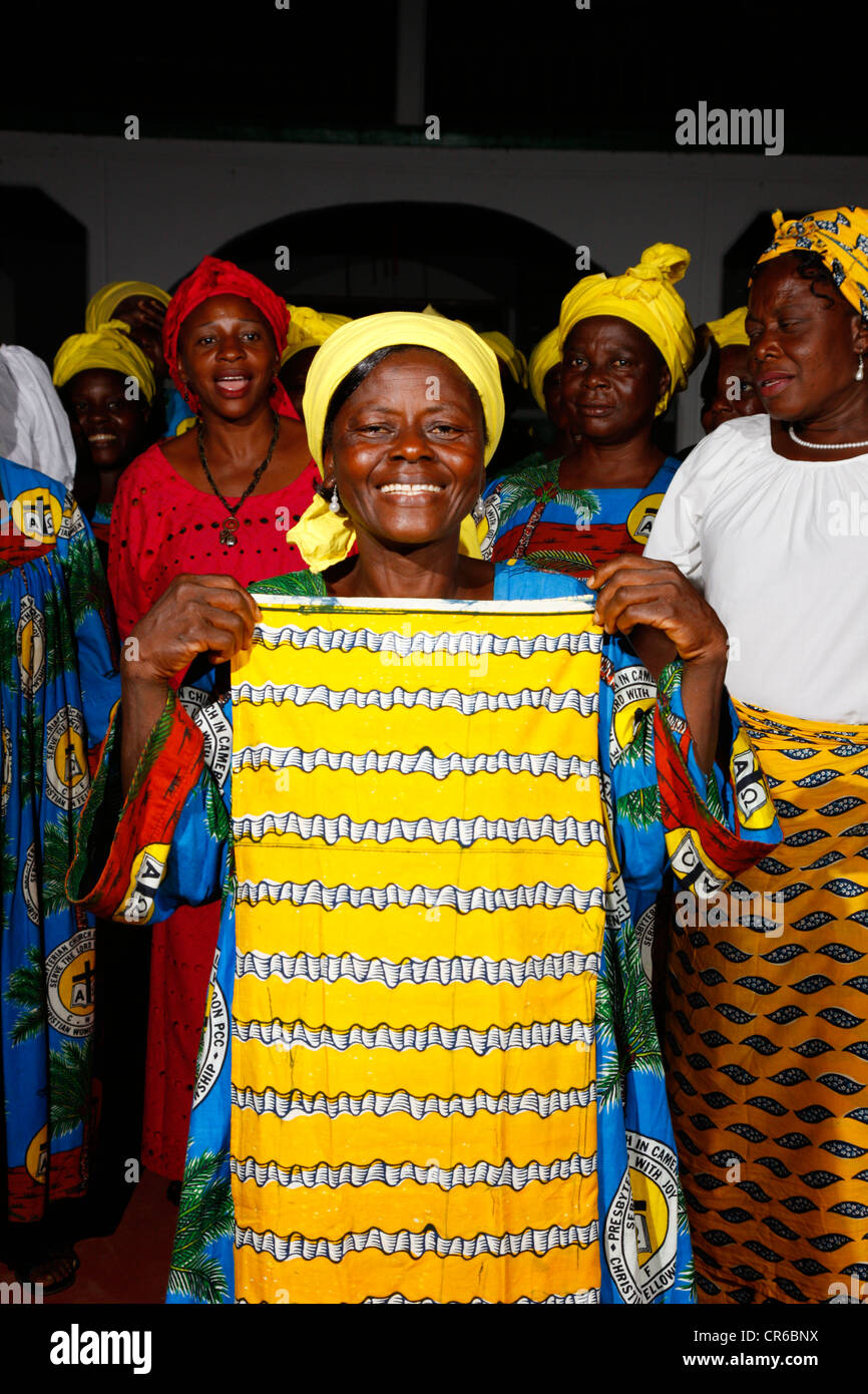 Dark skinned older woman hi-res stock photography and images - Alamy