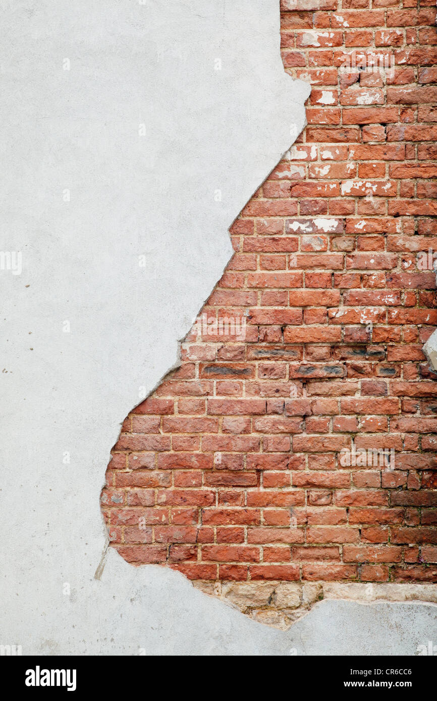 Broken wall hi-res stock photography and images - Alamy
