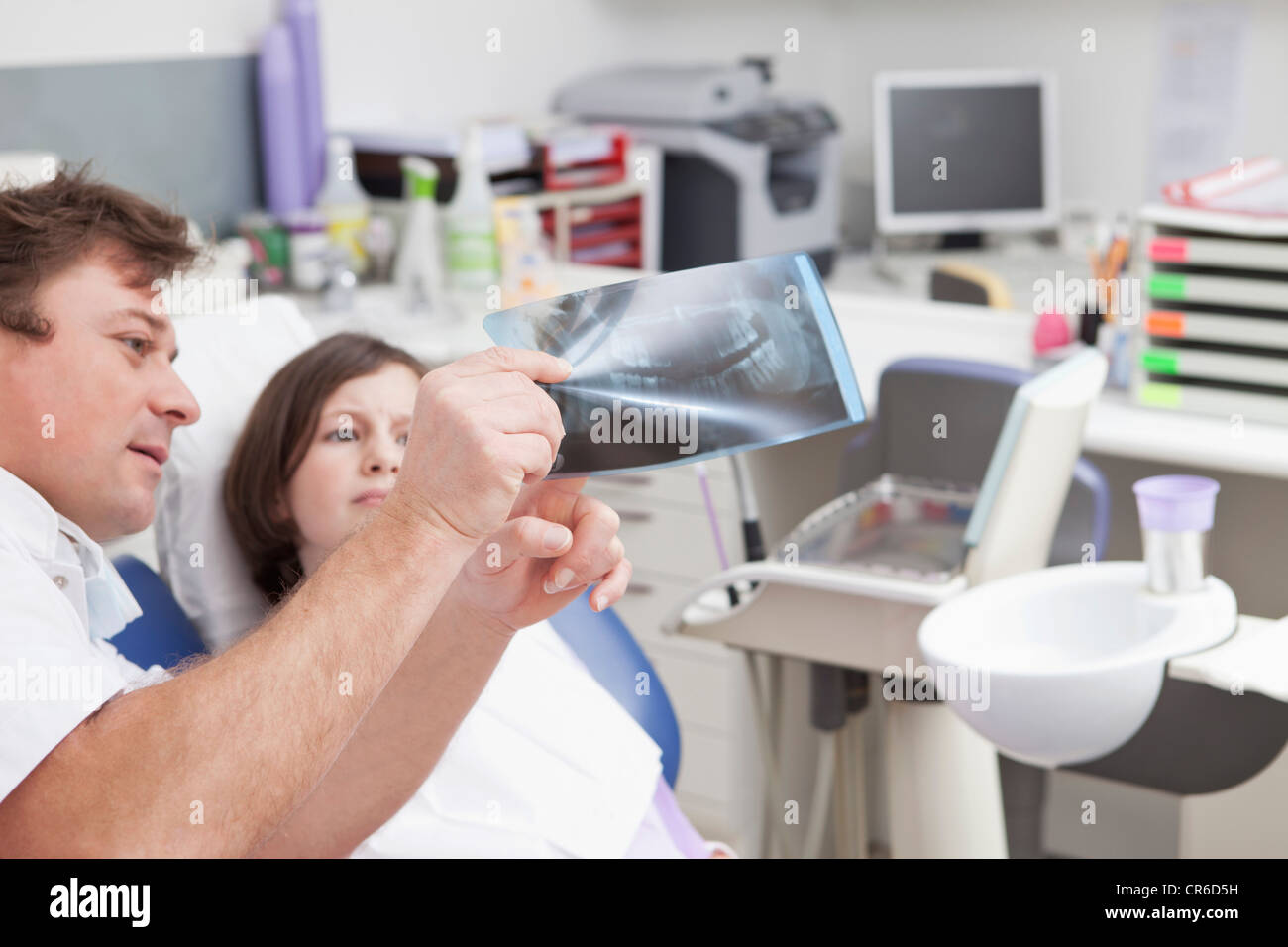 Doctor looking computer screen patient hi-res stock photography and ...