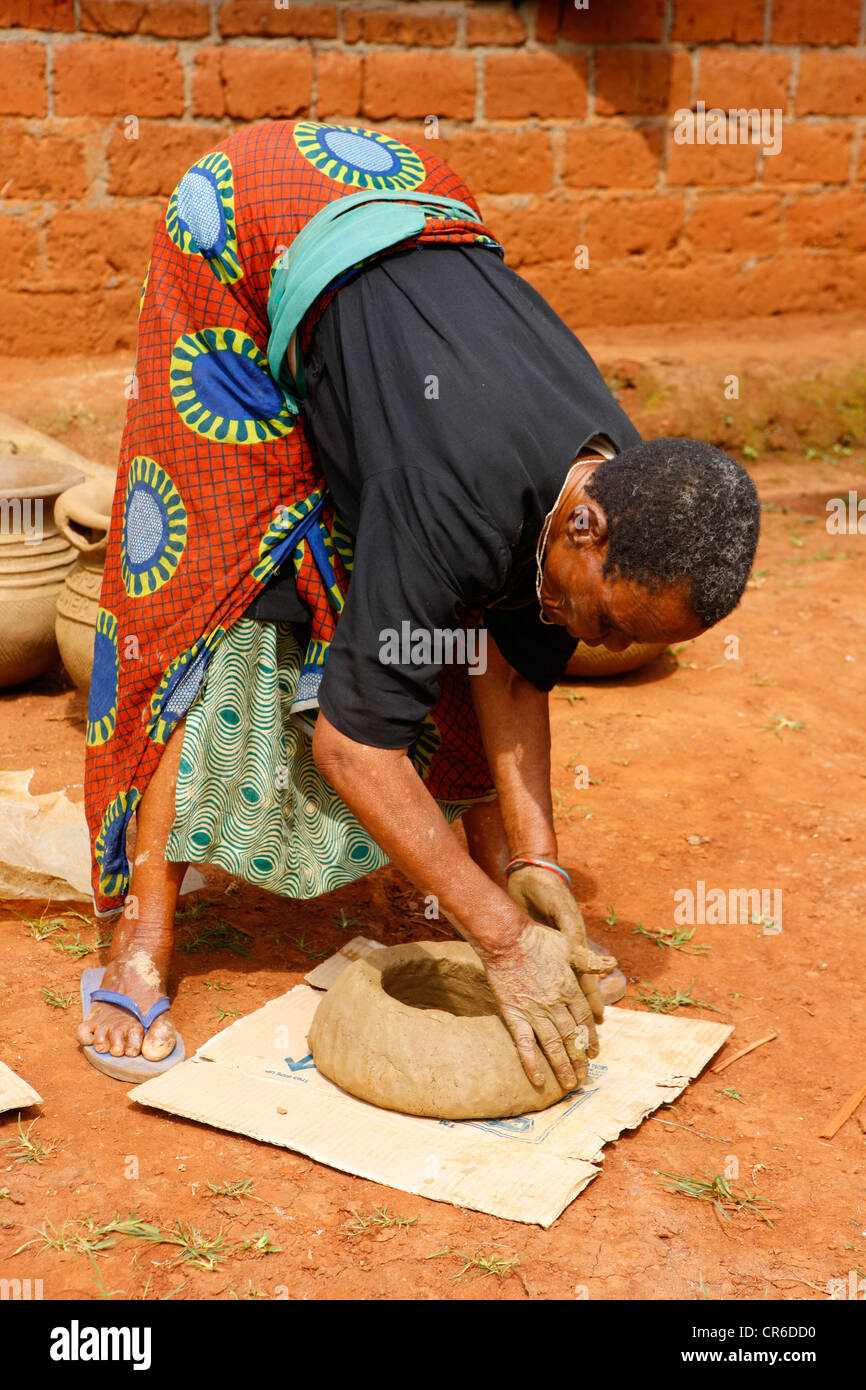 Women in the production of traditional pottery, Babessi, Cameroon ...