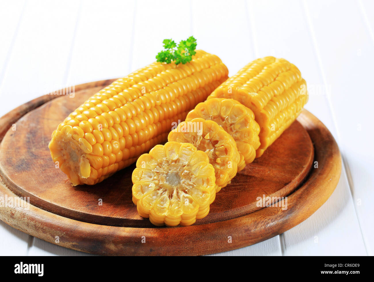 Cooked corn on the cob Stock Photo - Alamy