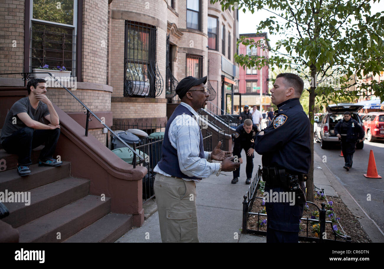 Police in New York City investigate an altercation involving 2 men ...