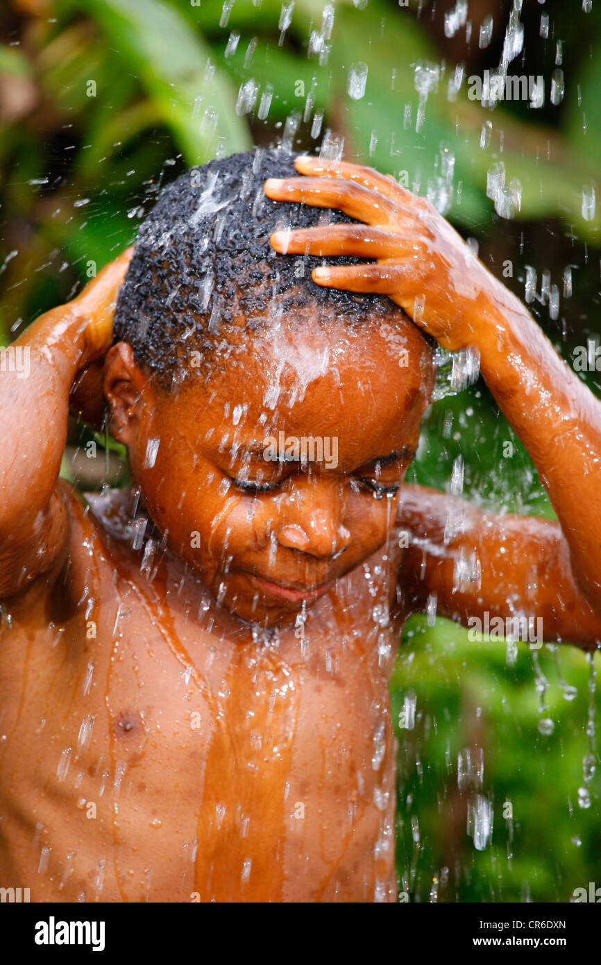 Boy, 6 years, under a shower, Bamenda, Cameroon, Africa Stock Photo - Alamy