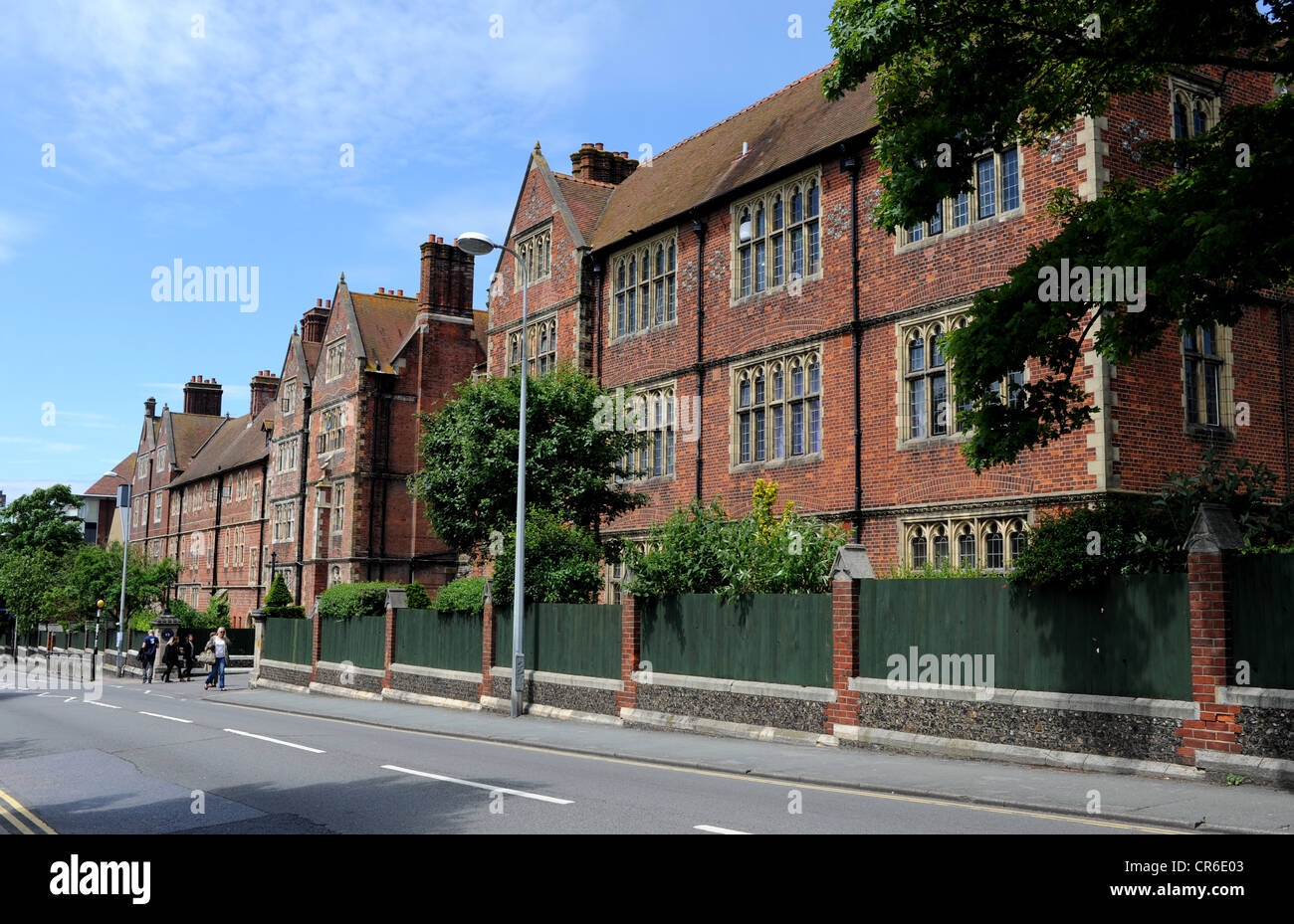 Brighton school girls hi-res stock photography and images - Alamy