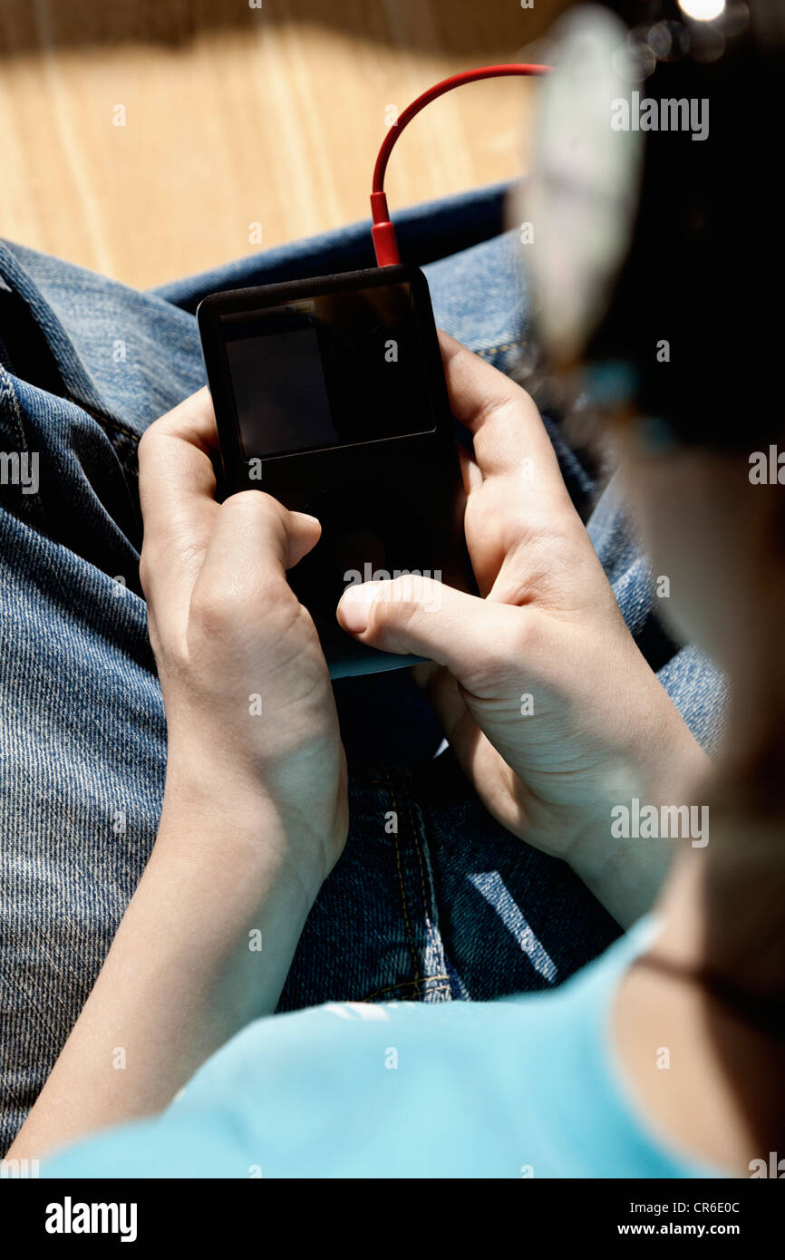Electronic device hi-res stock photography and images - Alamy