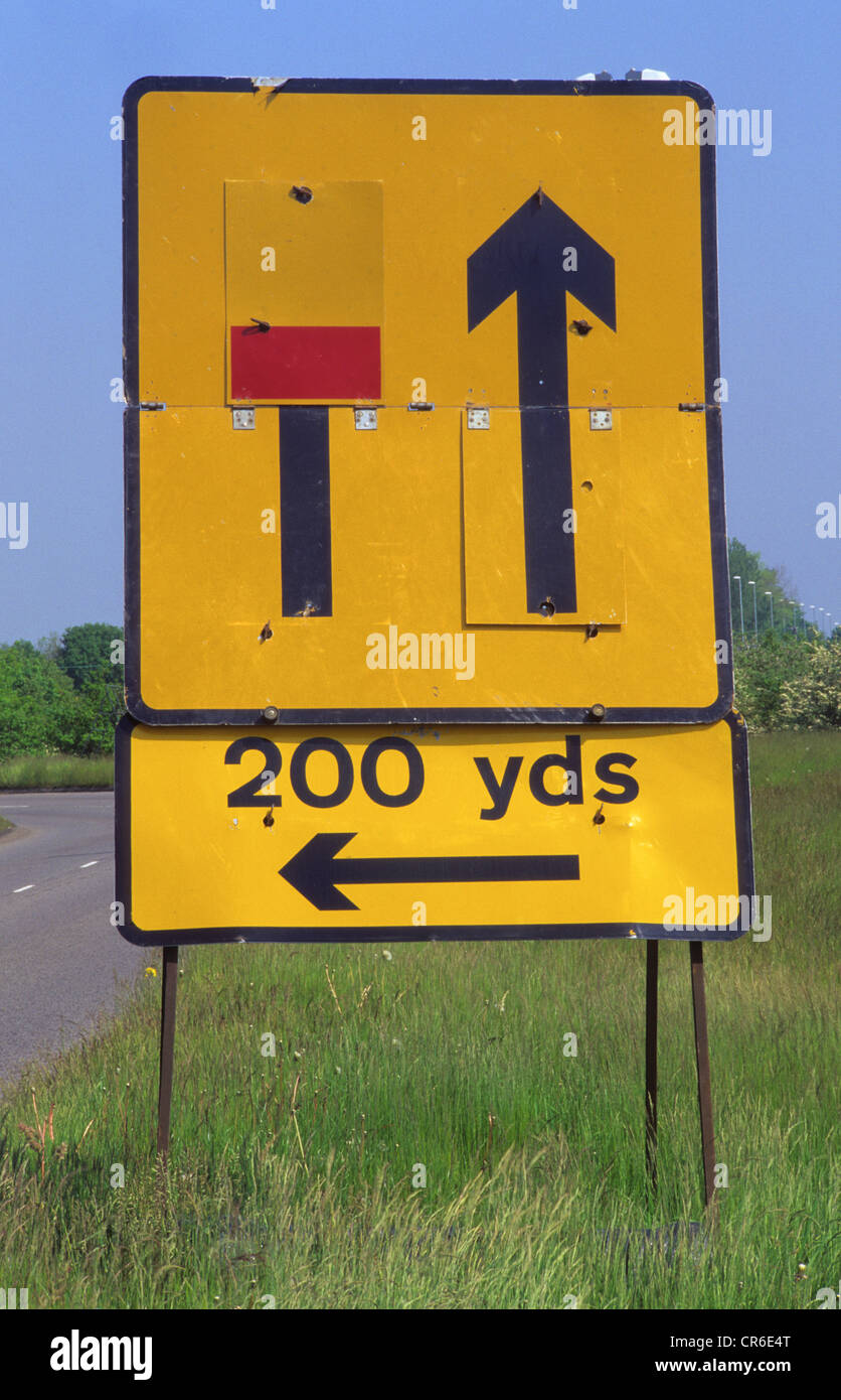 Drive on left sign english hi-res stock photography and images - Alamy
