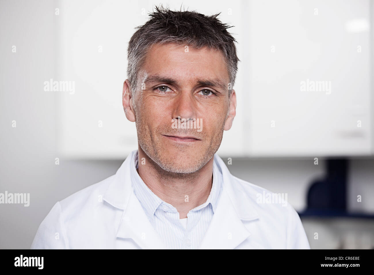 Scientist laboratory hi-res stock photography and images - Alamy