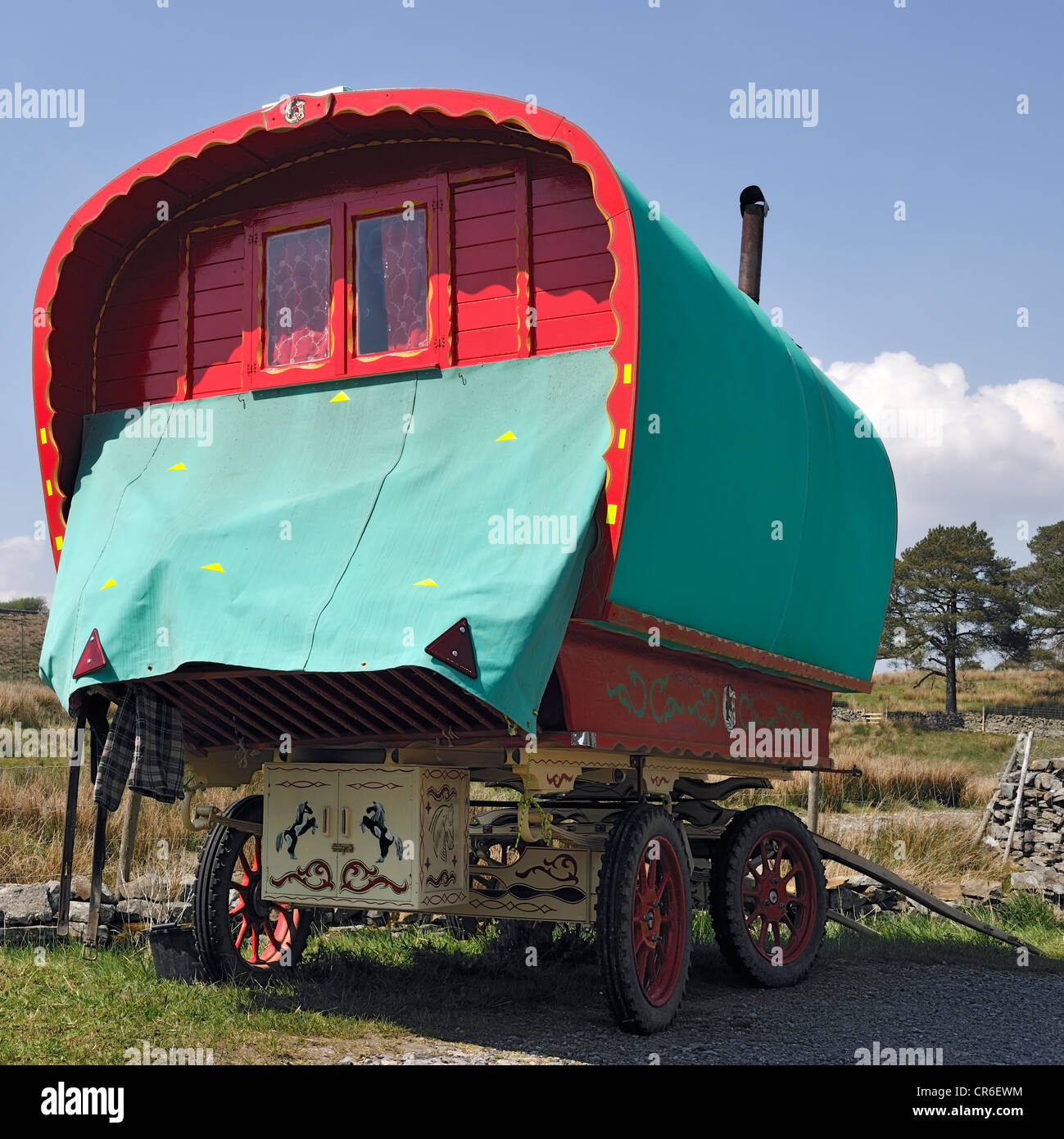 Gypsy caravan hi-res stock photography and images - Alamy