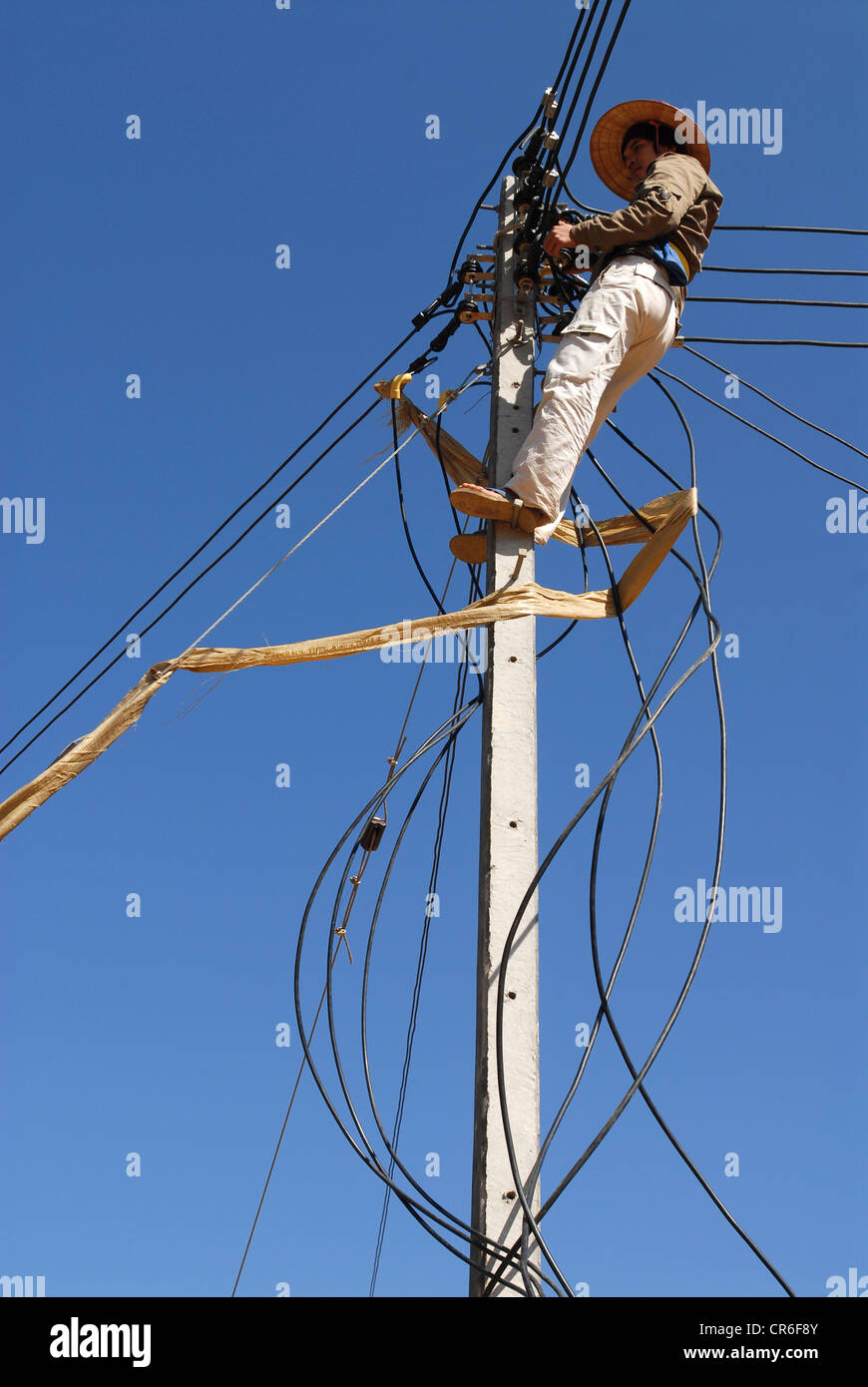 Laos , Hmong village Nam Kha , village electrification by lao-german ...
