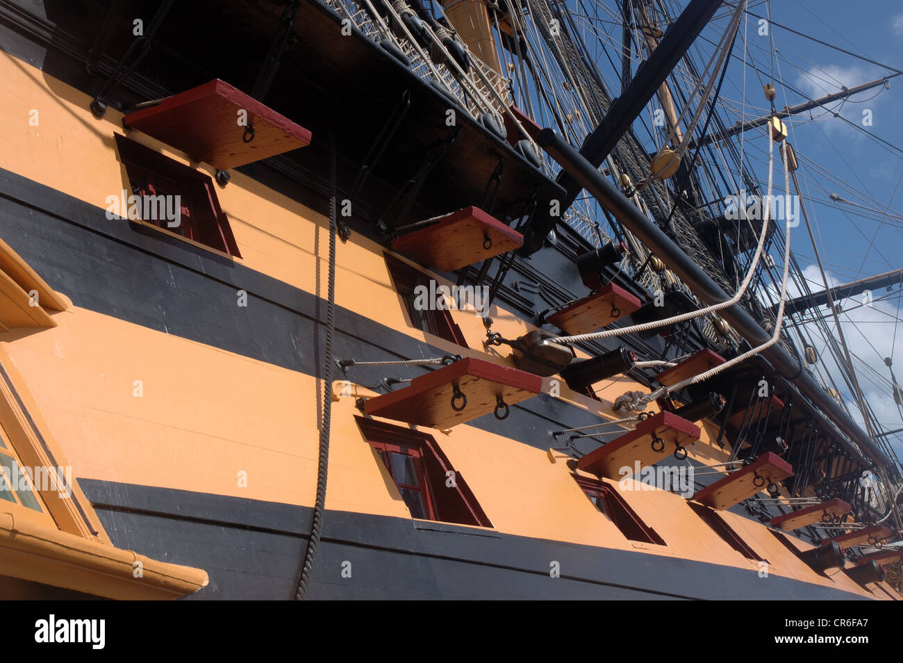 Hms victory cannon hi-res stock photography and images - Alamy