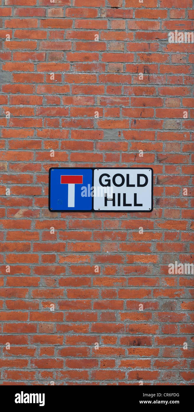 Steep hill road sign hi-res stock photography and images - Alamy