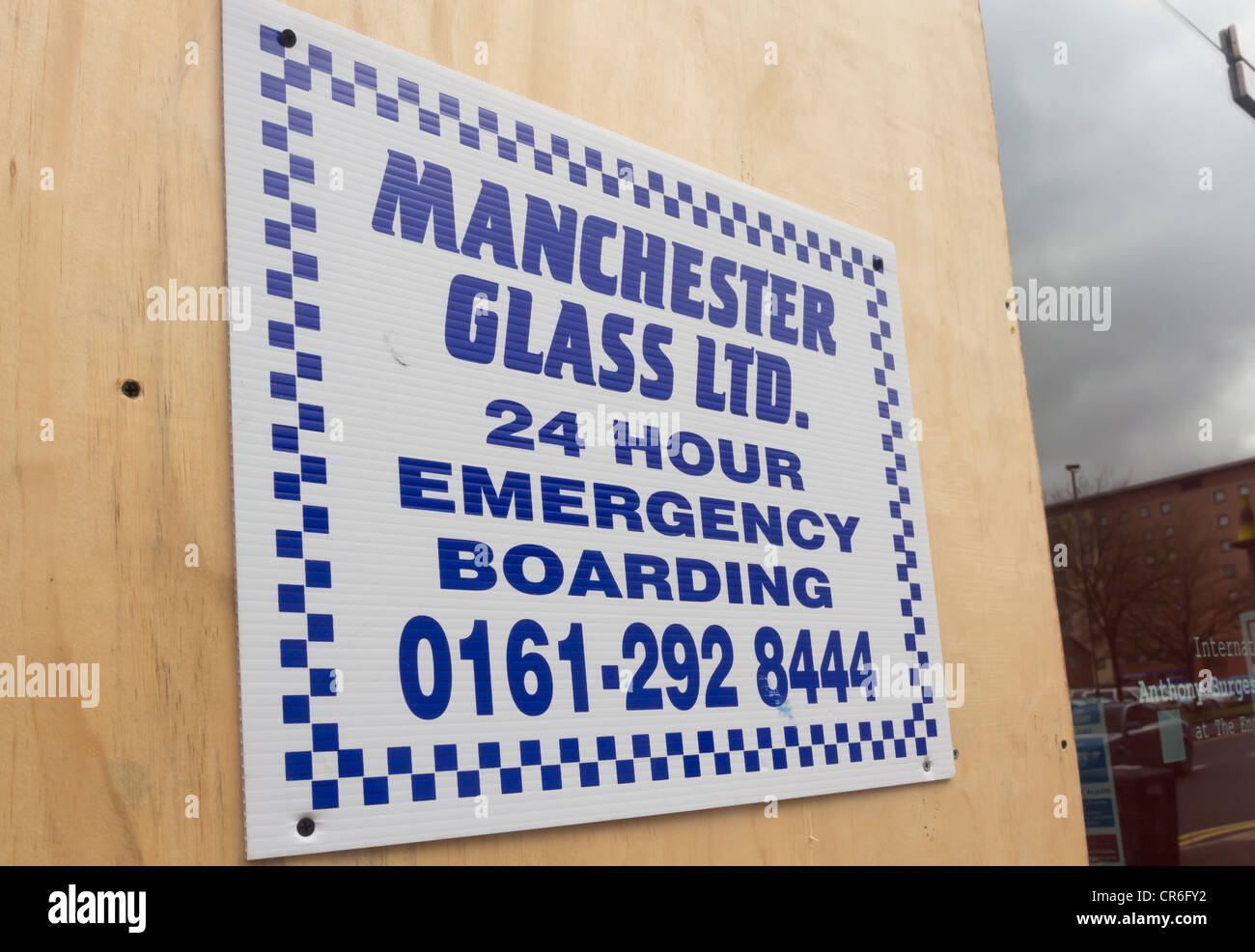 24 hour emergency boarding hi-res stock photography and images - Alamy