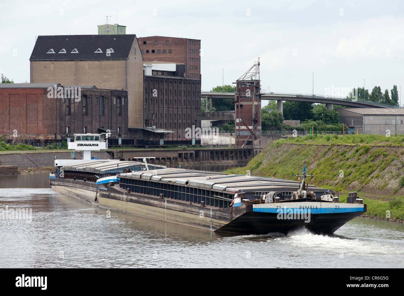 Double barge reversing out of Nuess harbour, North Rhine-Westphalia ...