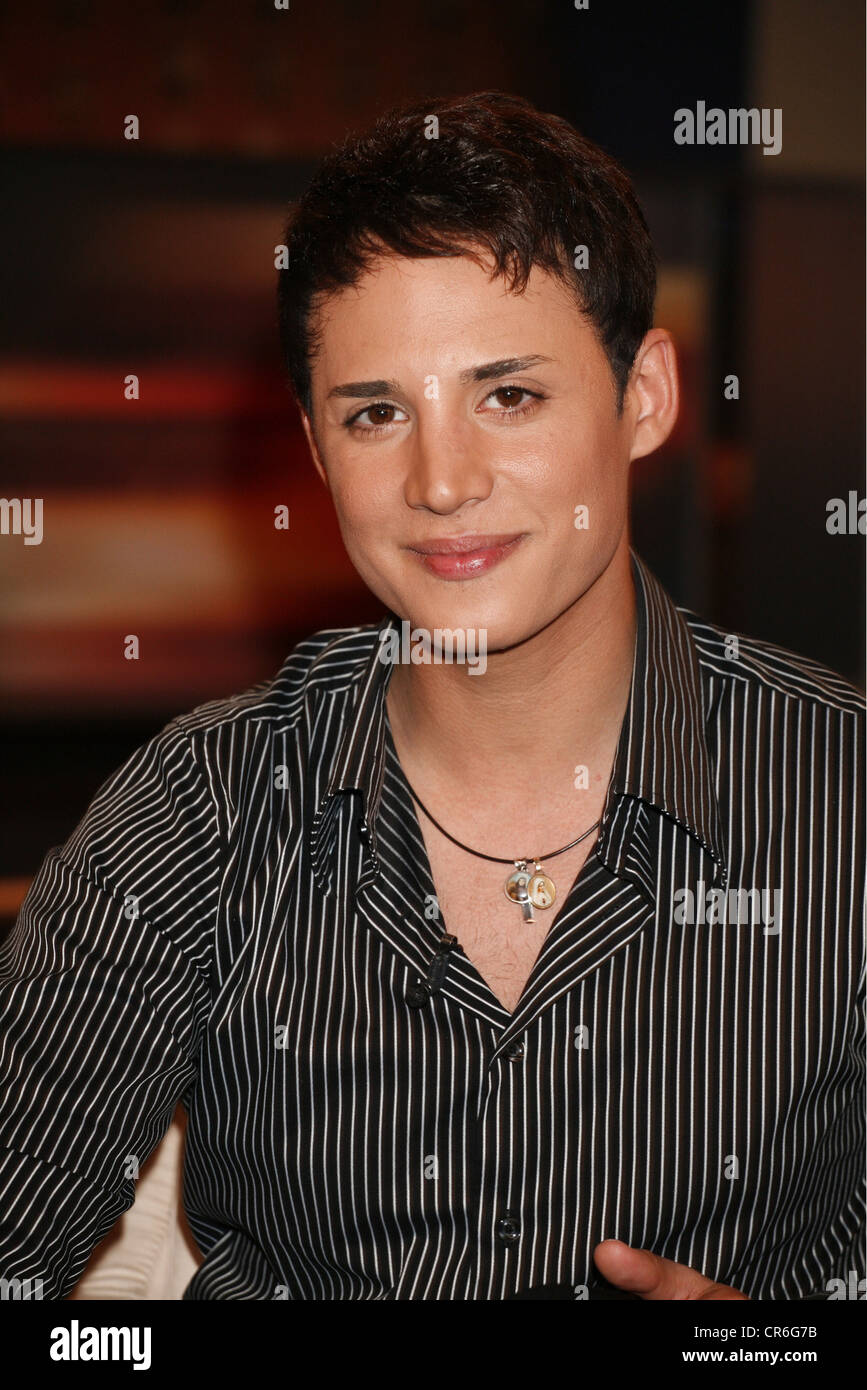 Lebanese singer hi-res stock photography and images - Alamy