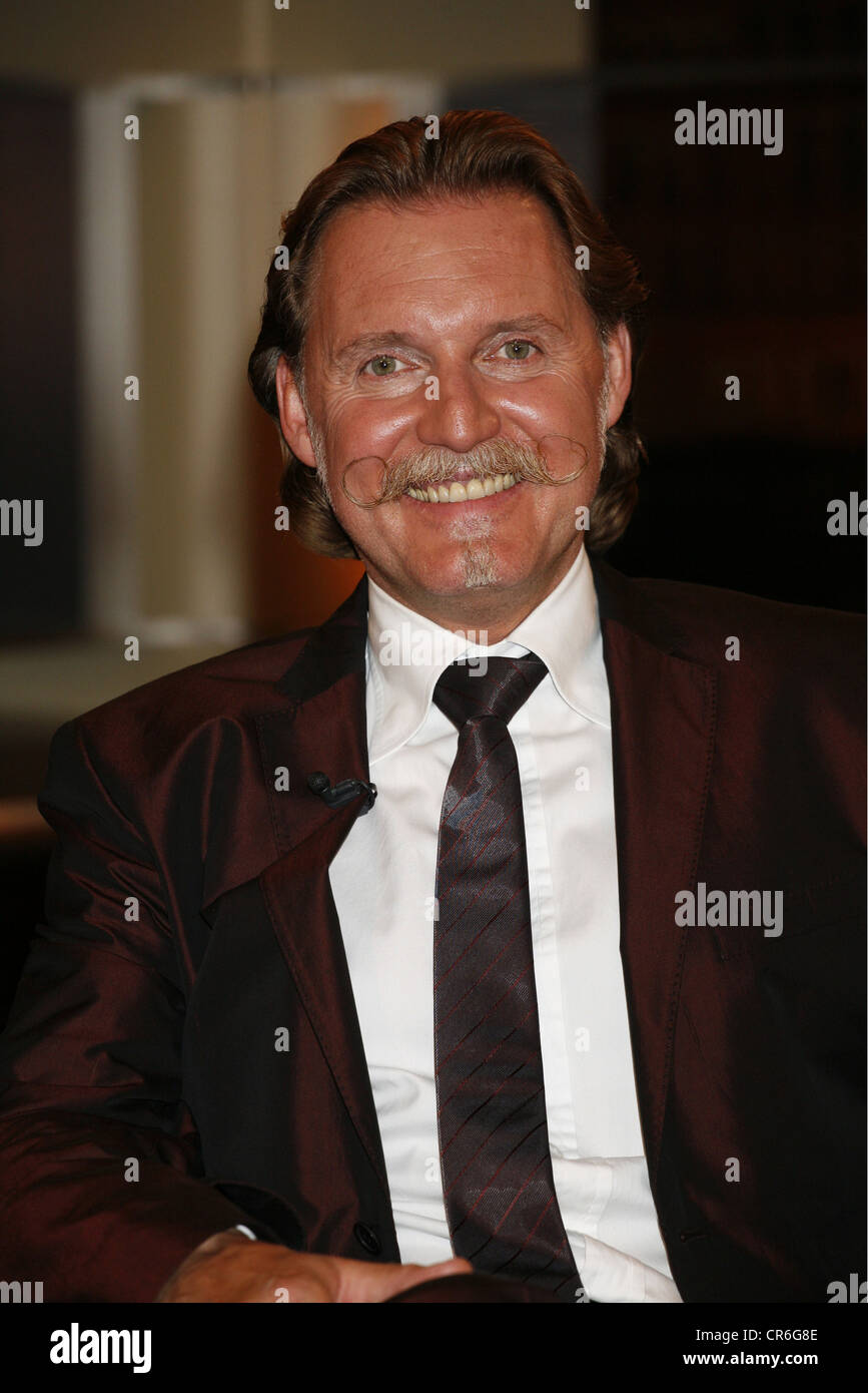 Lenßen, Ingo, * 2.1.1961, German lawyer and actor, portrait, guest in ...