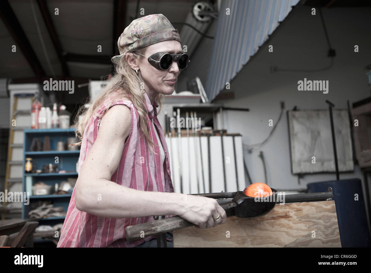 Glass blowing hi-res stock photography and images - Alamy