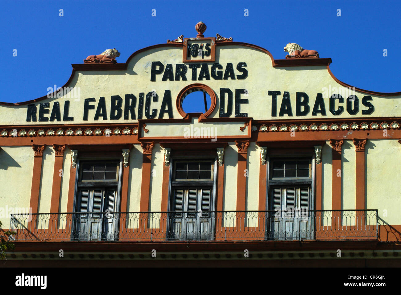 Partagas cigar factory building exterior hi-res stock photography and ...