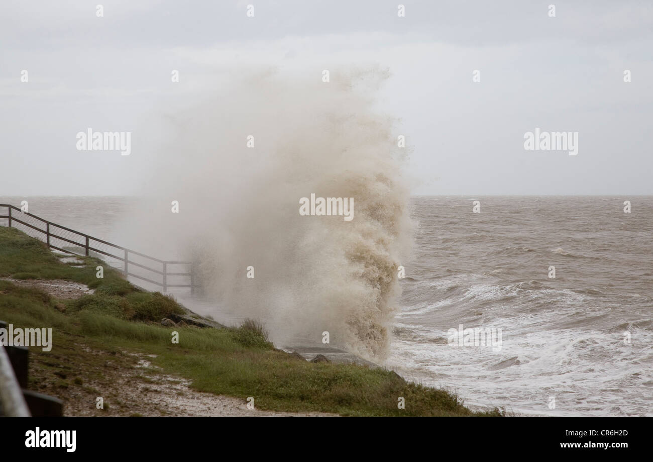 Storm large waves hi-res stock photography and images - Alamy