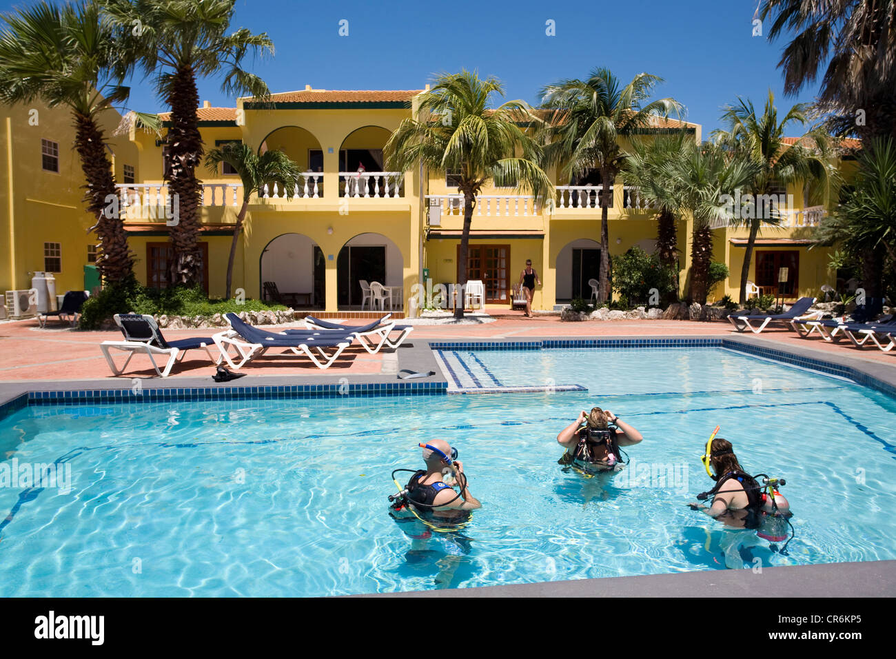 Scuba Diver In Swimming Pool High Resolution Stock Photography and ...