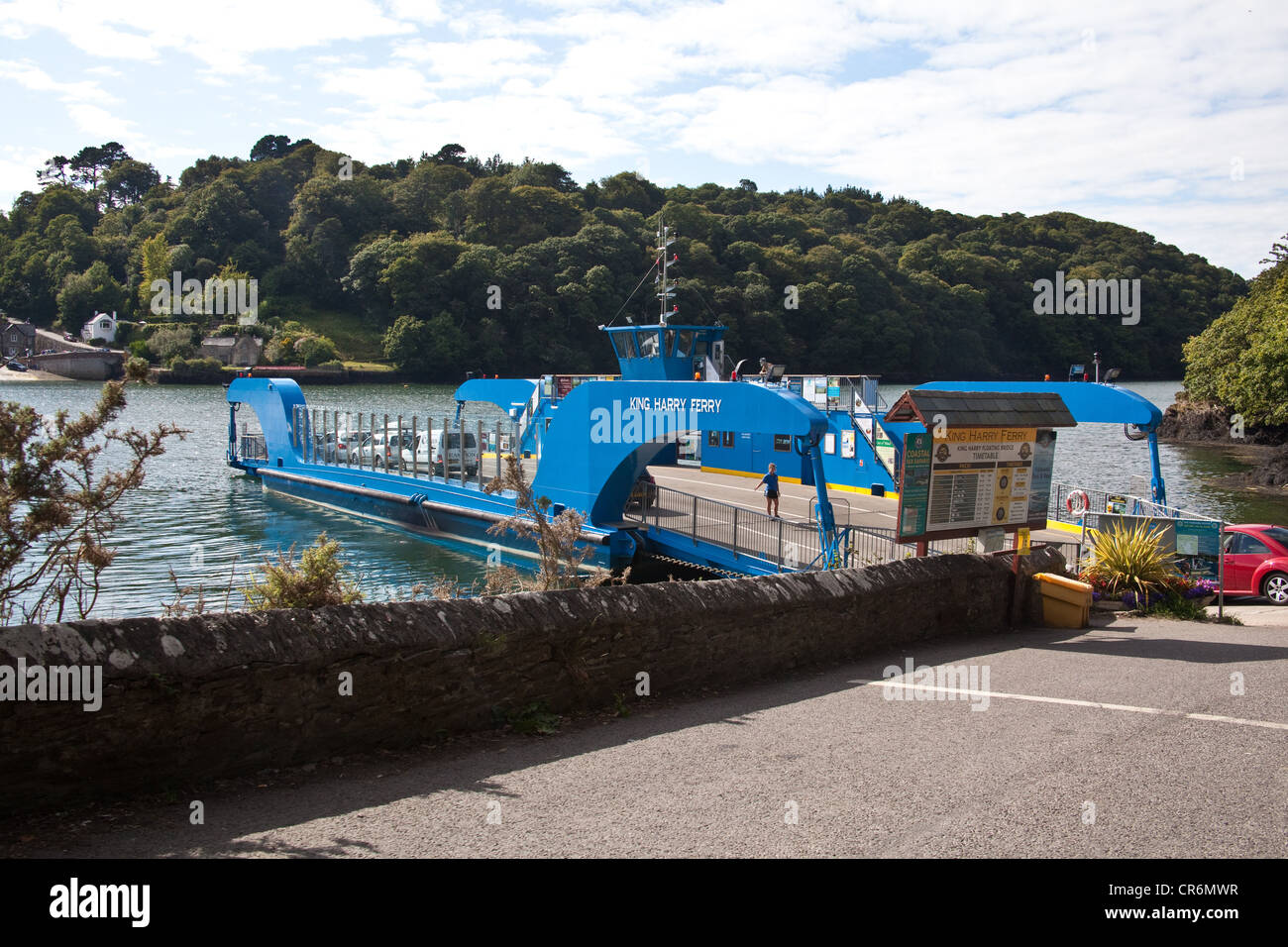 King harry chain ferry crossing the river fal hi-res stock photography ...