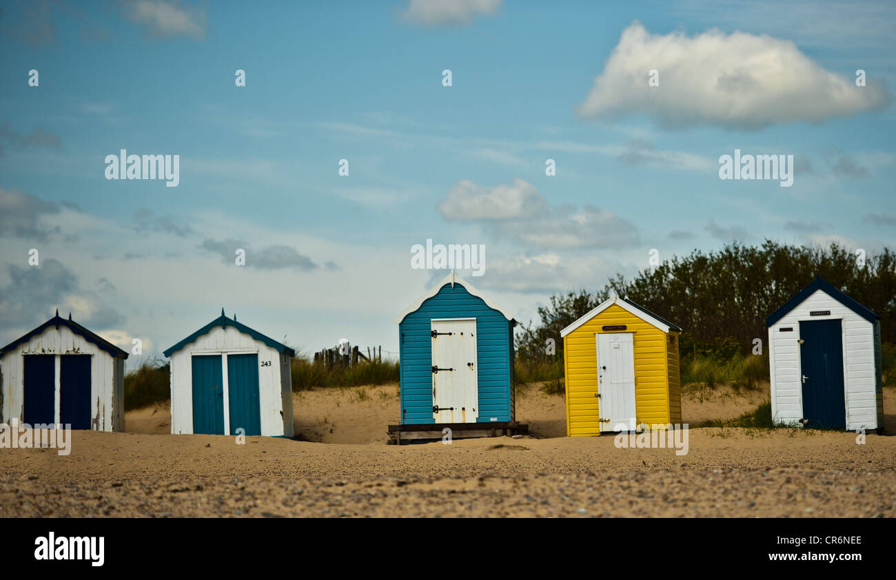 Row of beach chalets hi-res stock photography and images - Alamy