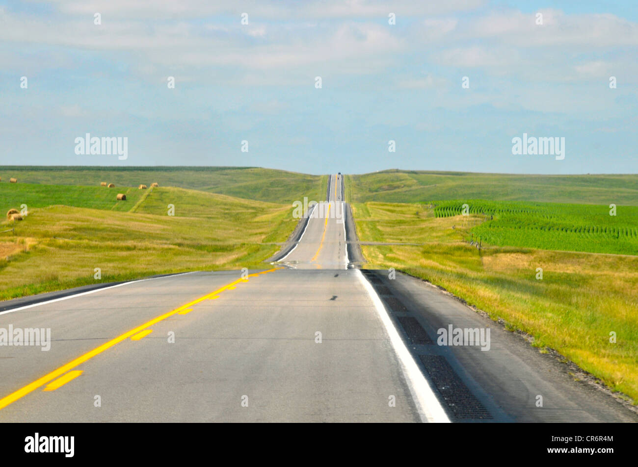 Road to Nowhere rural highway America Stock Photo - Alamy