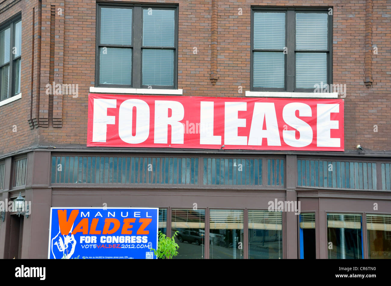 Office building lease sign hi-res stock photography and images - Alamy