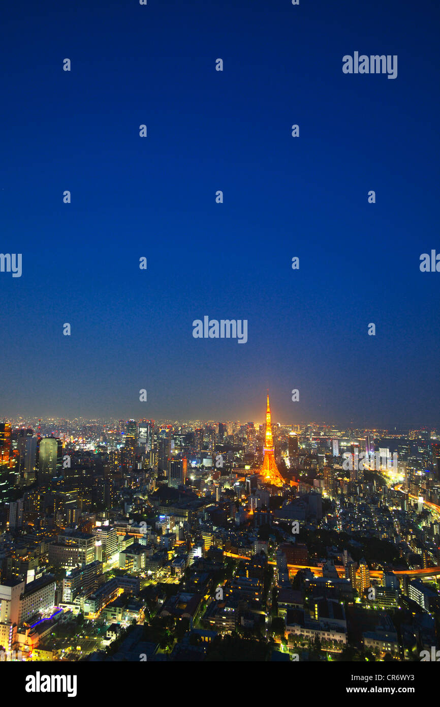 Tokyo tower in night cityscape Stock Photo - Alamy