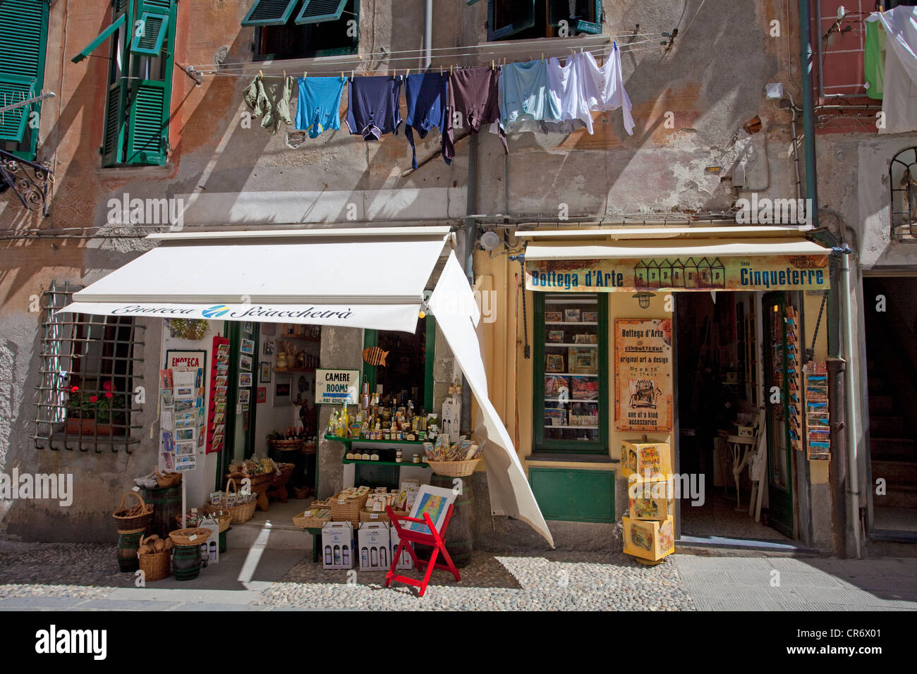Shops Front High Resolution Stock Photography and Images - Alamy