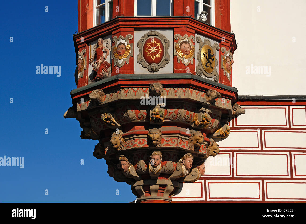 Two story bay window hi-res stock photography and images - Alamy