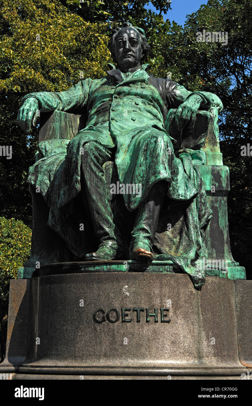 Johann wolfgang goethe statue hi-res stock photography and images - Alamy