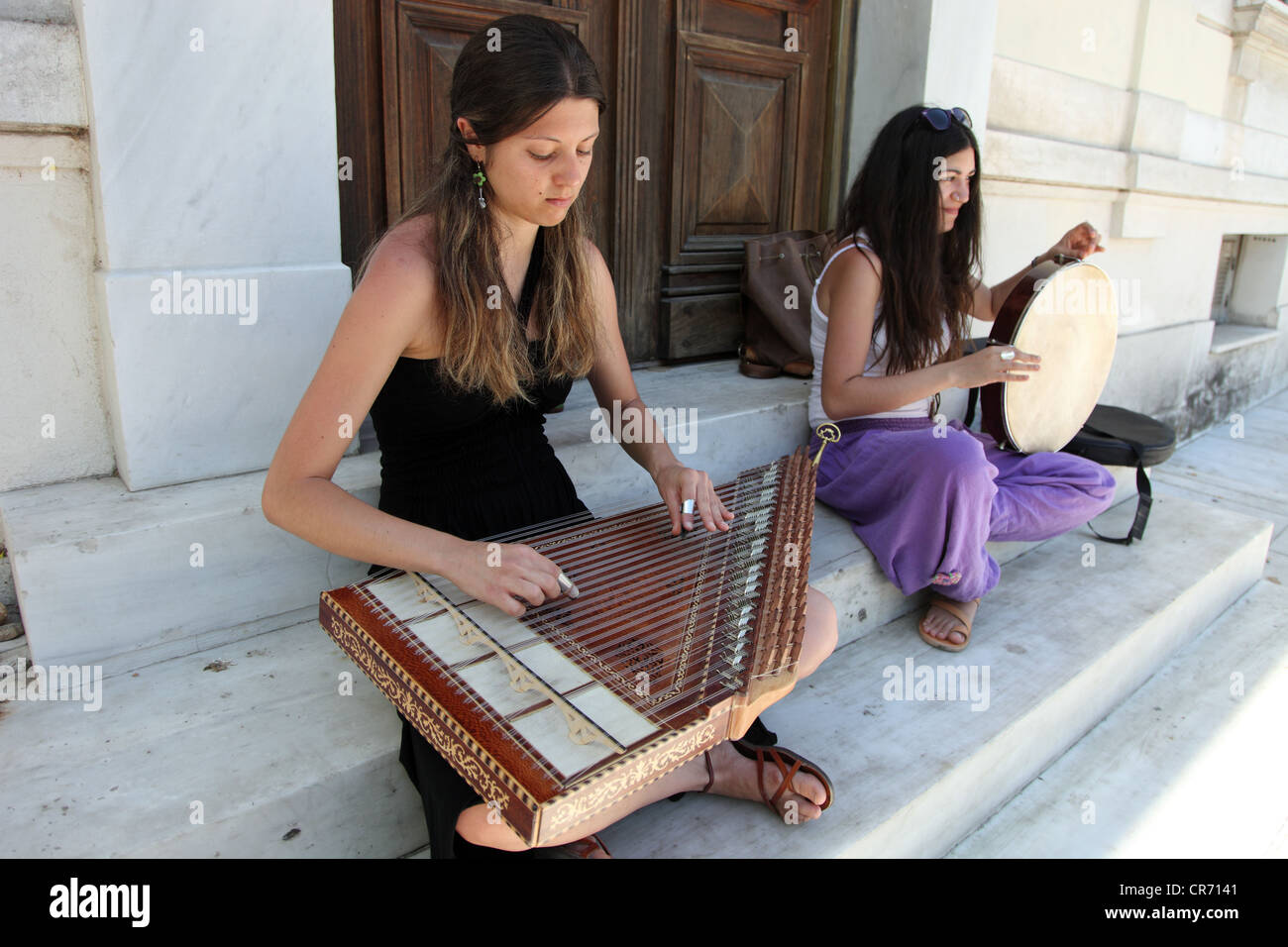 Street musicians, Acropolis, Athens, Greece Stock Photo - Alamy