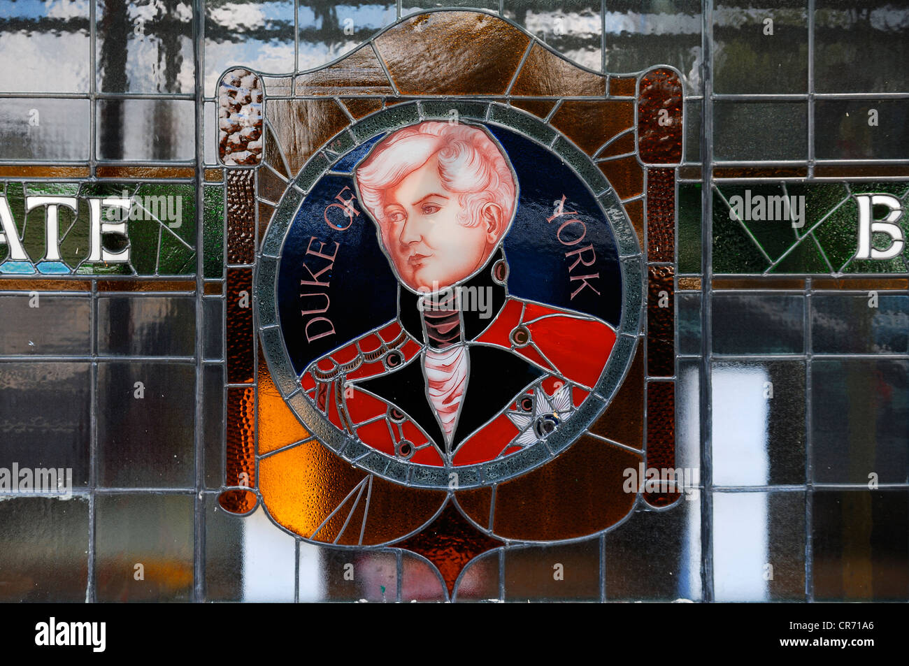 Pub glass window hi-res stock photography and images - Alamy