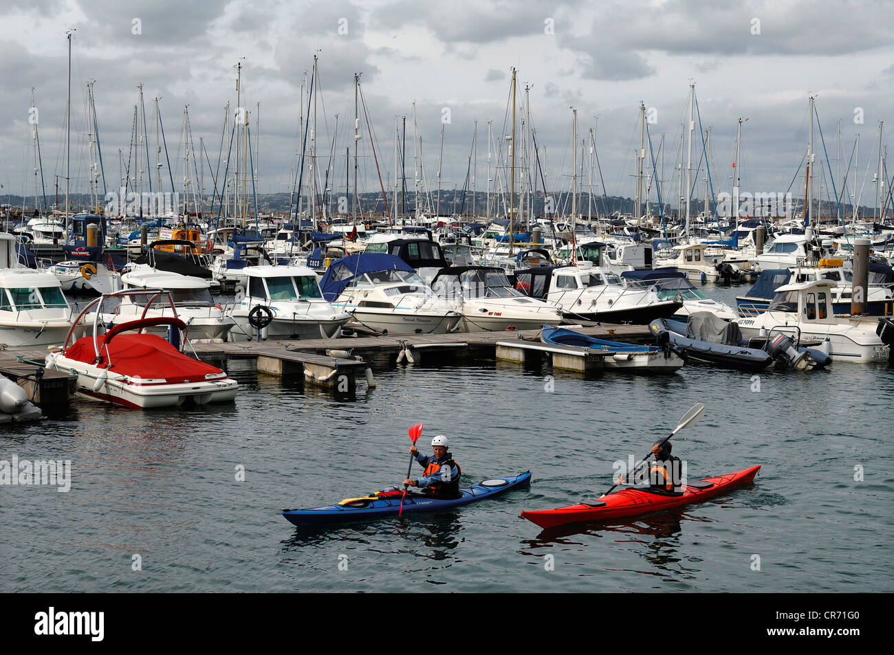 Yachts marina hi-res stock photography and images - Alamy