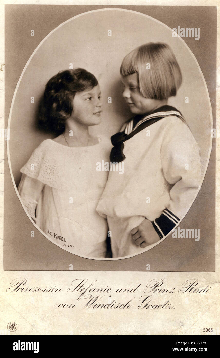 Circa 1930 sister hi-res stock photography and images - Alamy