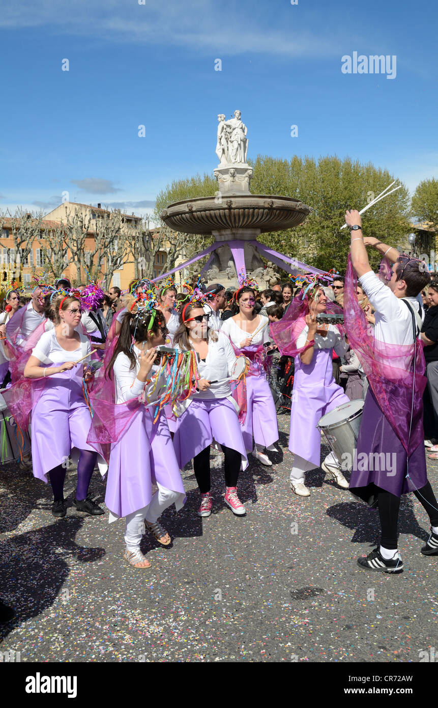 Carnival dance hi-res stock photography and images - Alamy