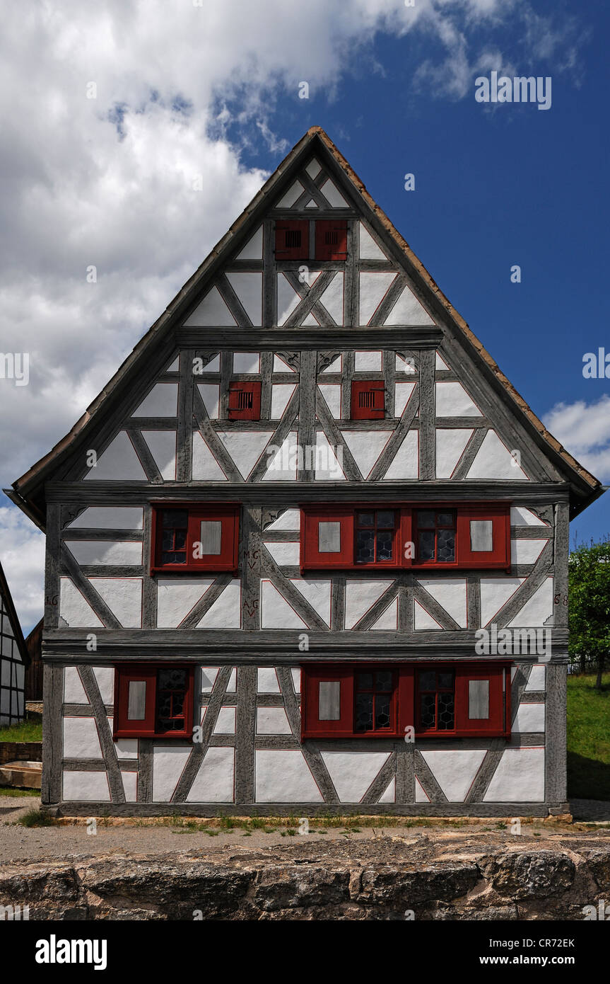 Half-timbered facade of a farmhouse of a winegrower from Retzstadt ...