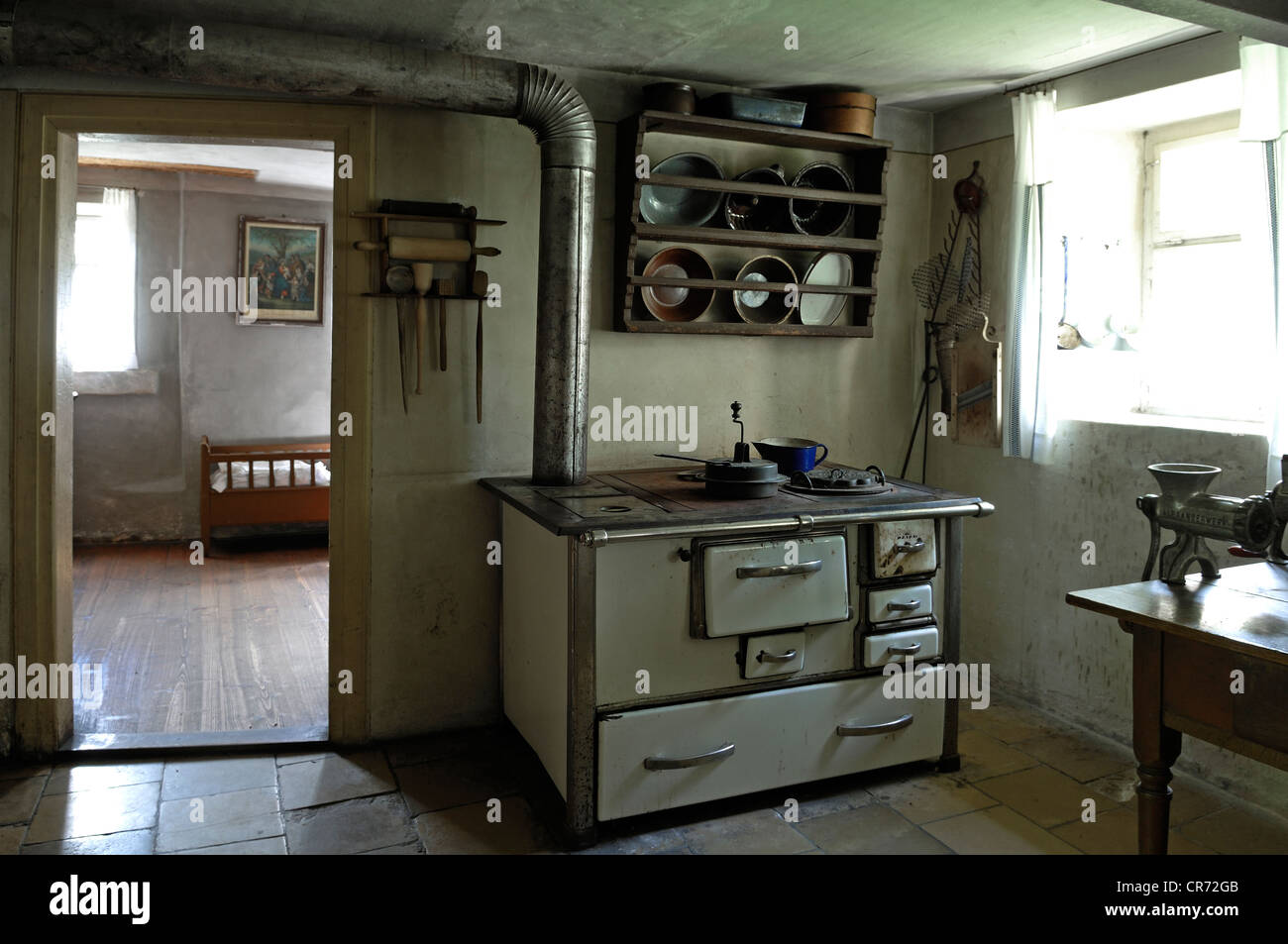 Folk kitchens hi-res stock photography and images - Alamy