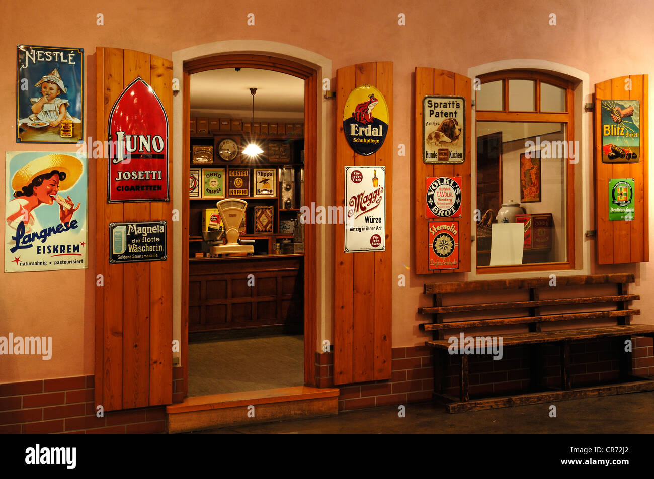 1950s store hi-res stock photography and images - Alamy