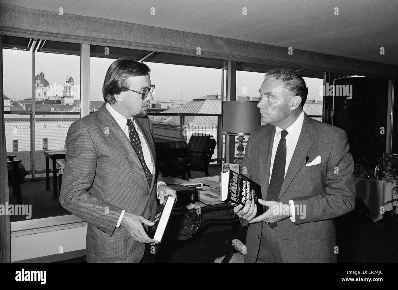 Haig, Alexander Meigs, Jr., 2.12.1924 - 20.2.2010, American general and ...