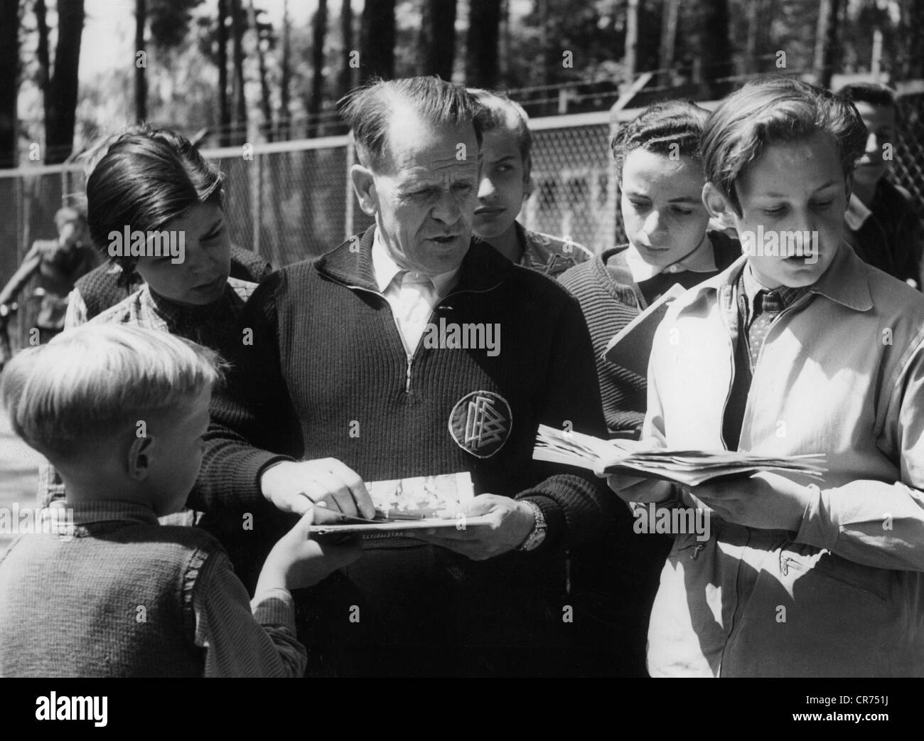 Football 1950's hi-res stock photography and images - Alamy